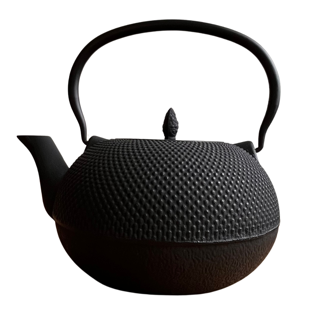 Cast iron teapot 1,8 liters – PLINT.eu